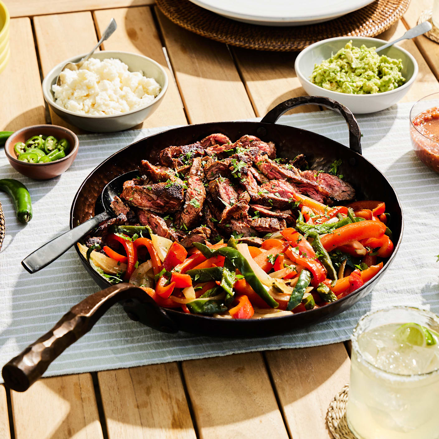 Smithey Ironware Farmhouse Deep Skillet | Bespoke Post