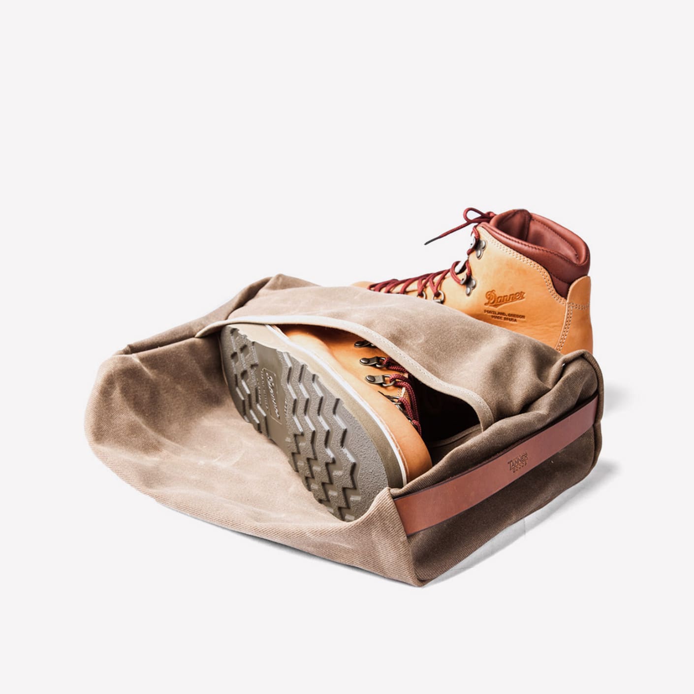 Tanner Goods Stowaway Boot Bag – Tan | Bespoke Post