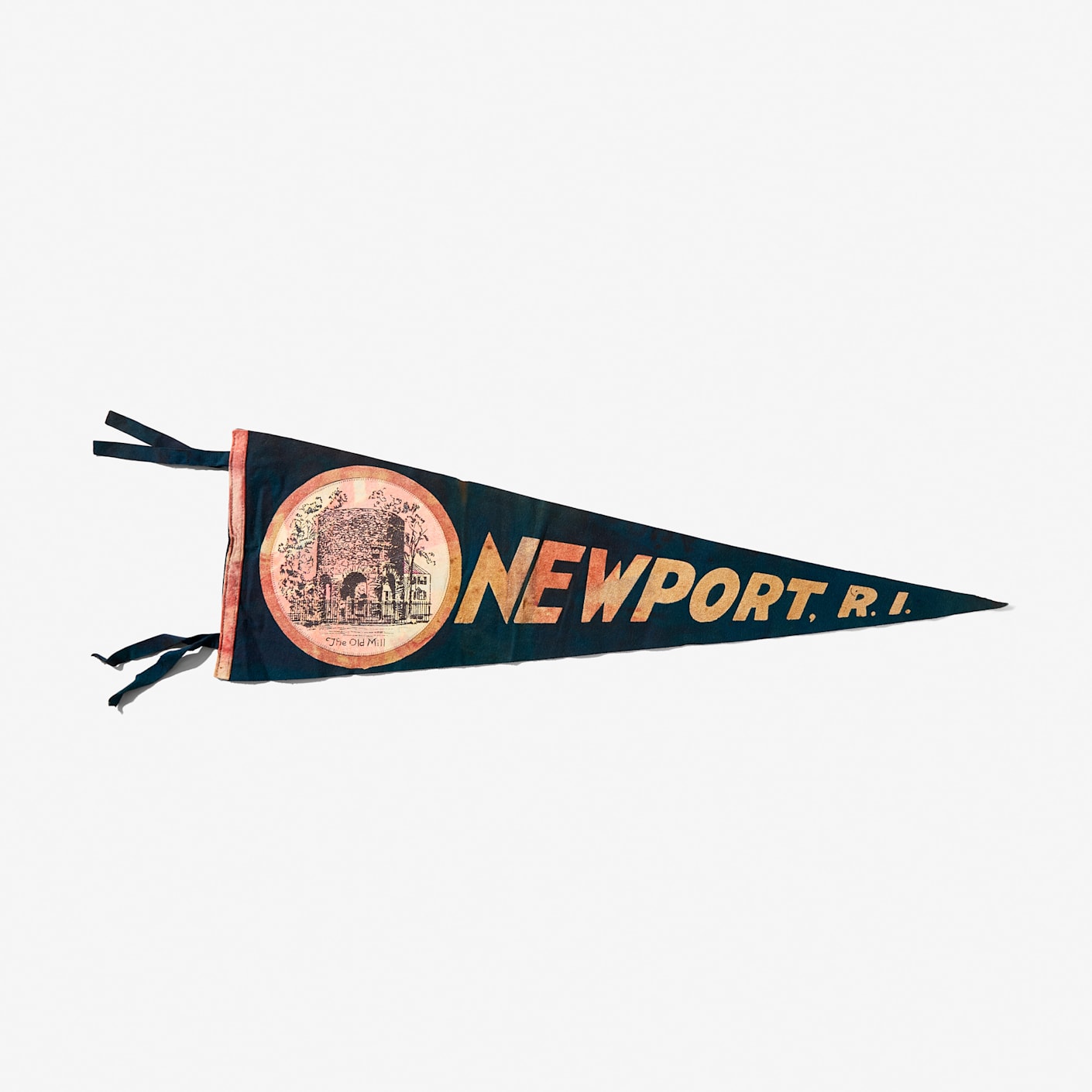 Oxford Pennant Newport Vintage Pennant | Bespoke Post
