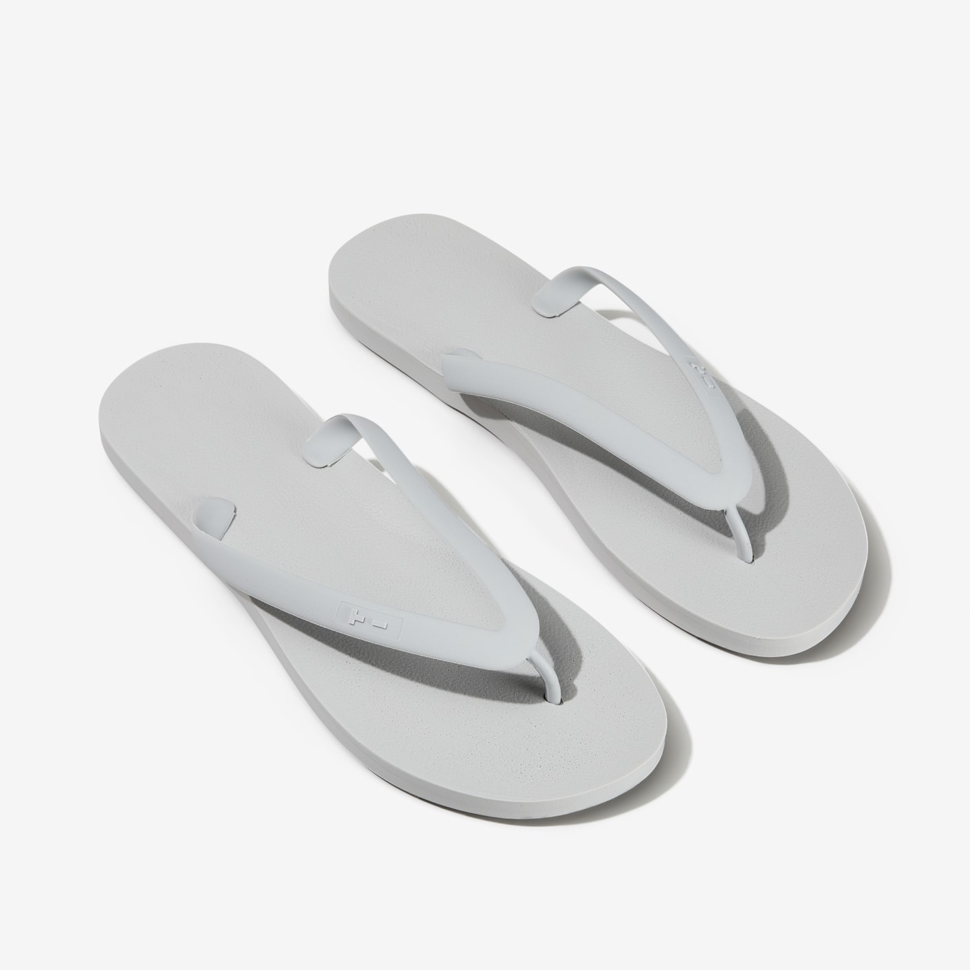 Tidal New York Classic Flip Flops – Light Grey | Bespoke Post